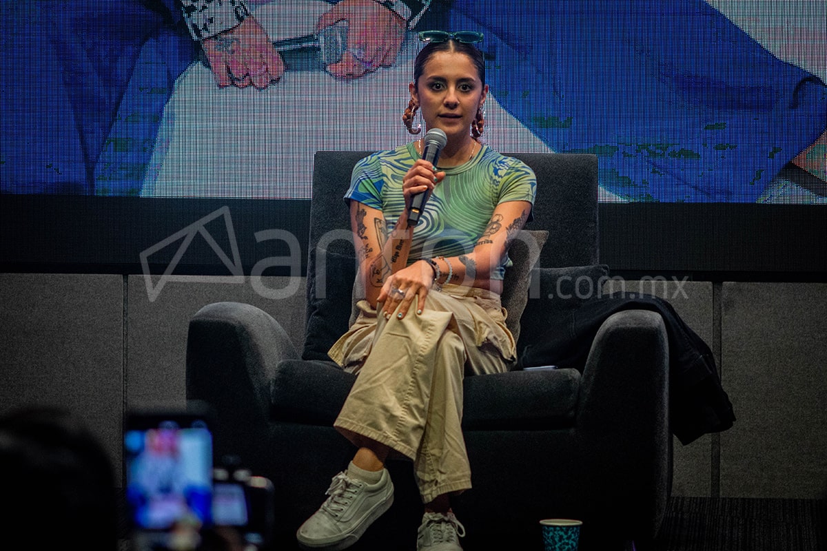 Renee, enfocada a dejar 'Algo bien' en el foro Indie Rocks!