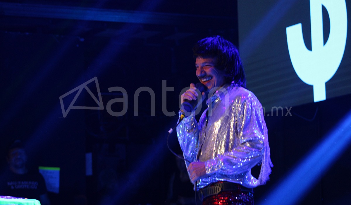Exitosa presentación de Silverio en el Club Latino